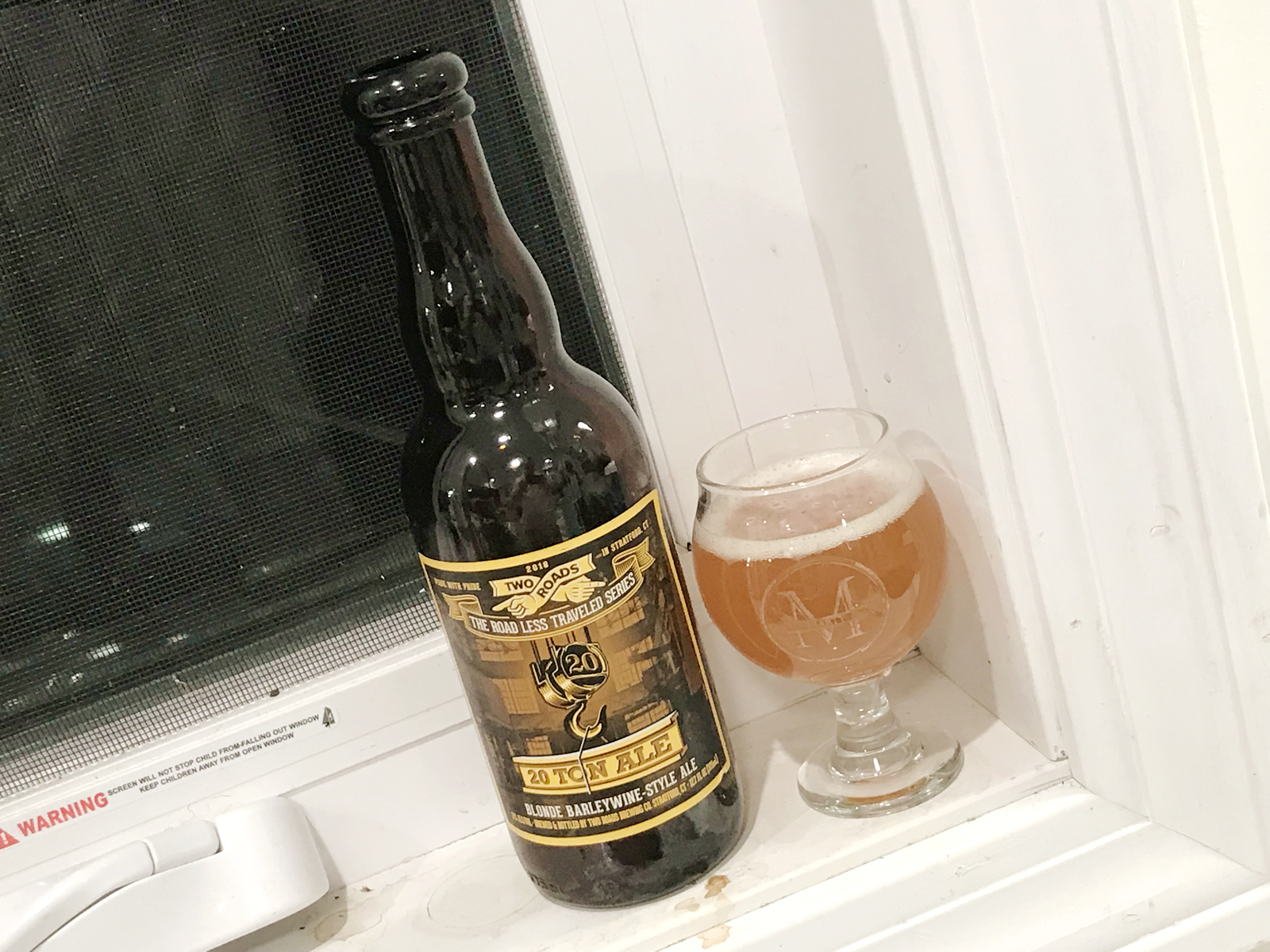 Two Roads Brewing Company: 20 Ton Ale (2018) | Beers on Windowsills